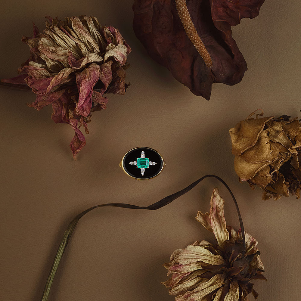 Crucis Emerald Ring - Sauer